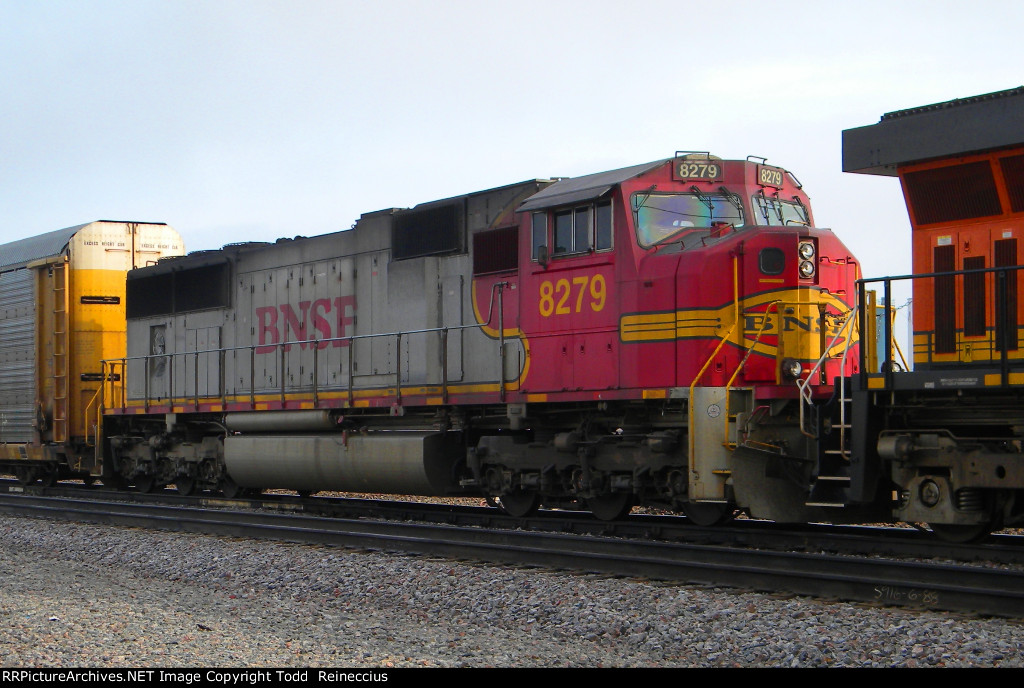 BNSF 8279